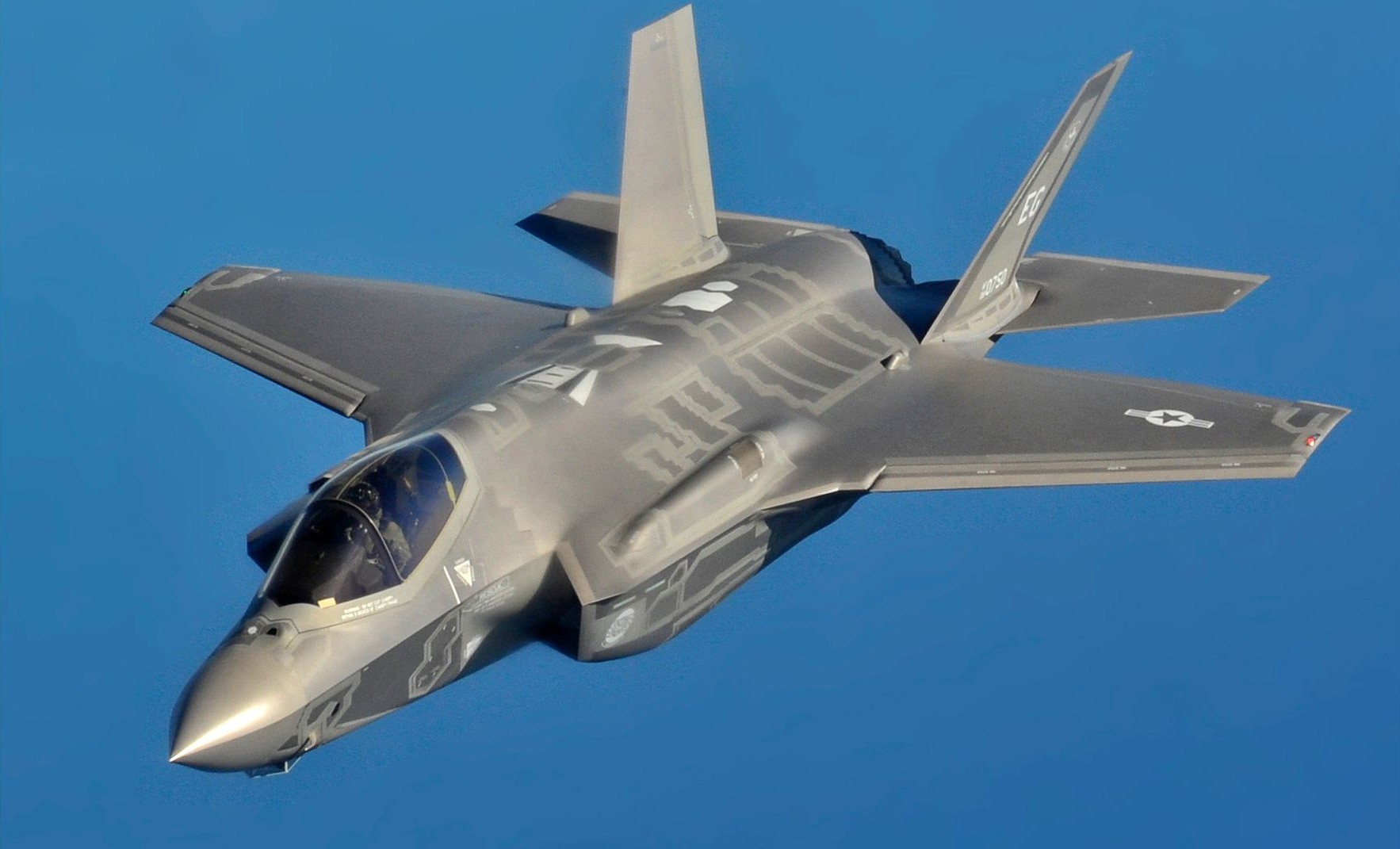 The Five Aircraft in the Super Bowl Flyover, if They Were Real People